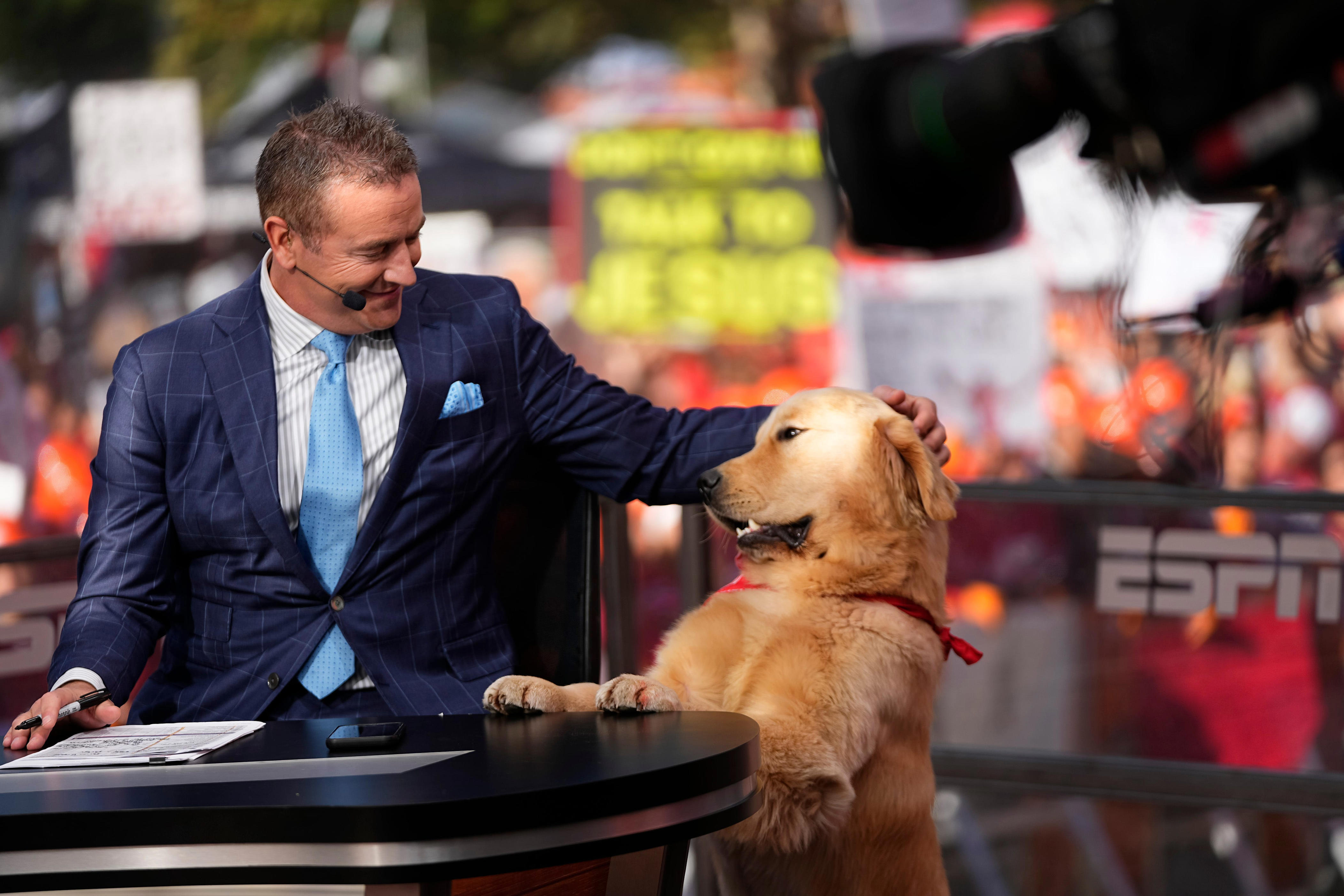 Penn State welcomes Kirk Herbstreit's dog Peter for first whiteout