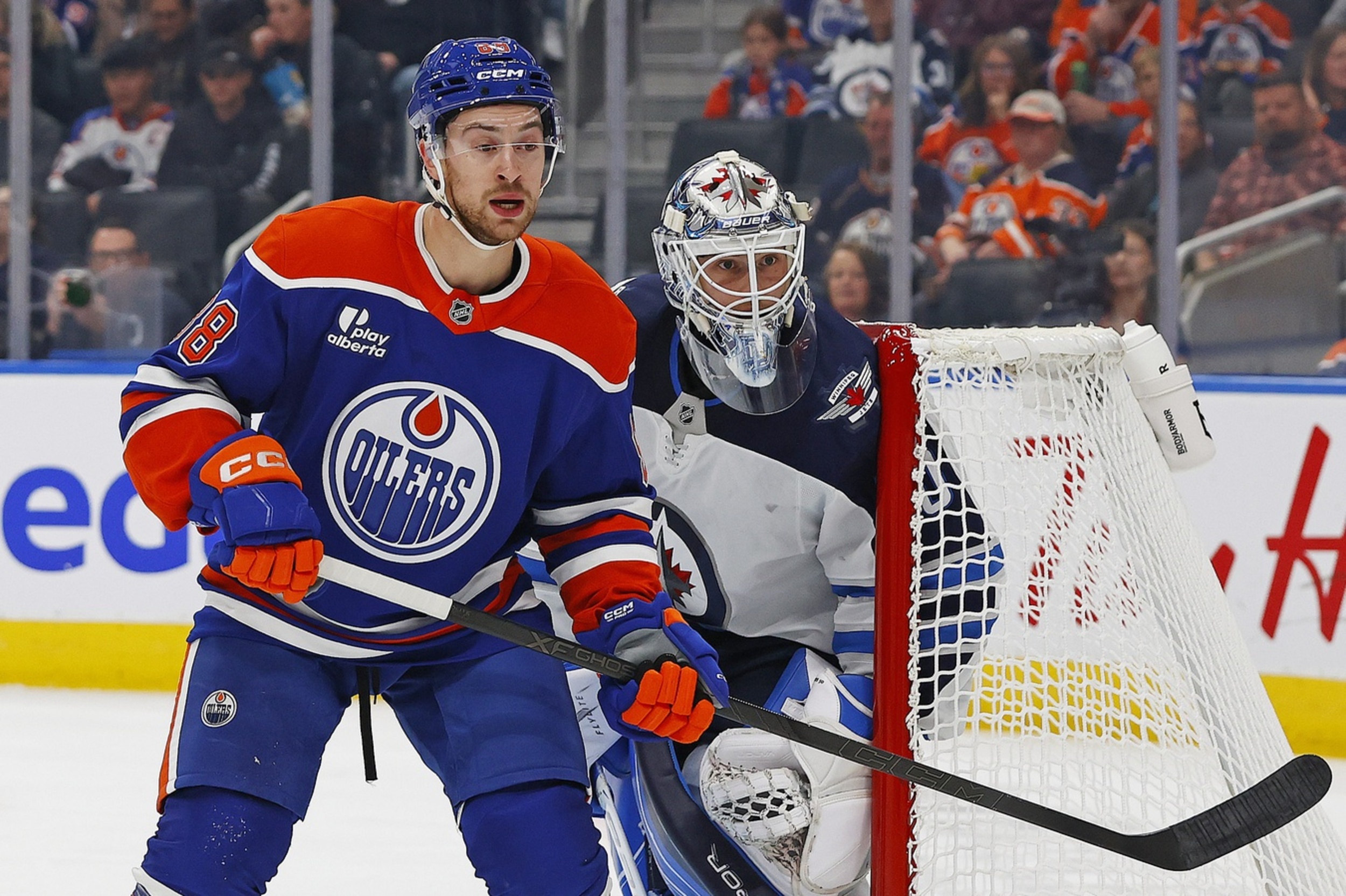 Amid trade rumours, Oilers healthy scratch Andrew Mangiapane against Jets