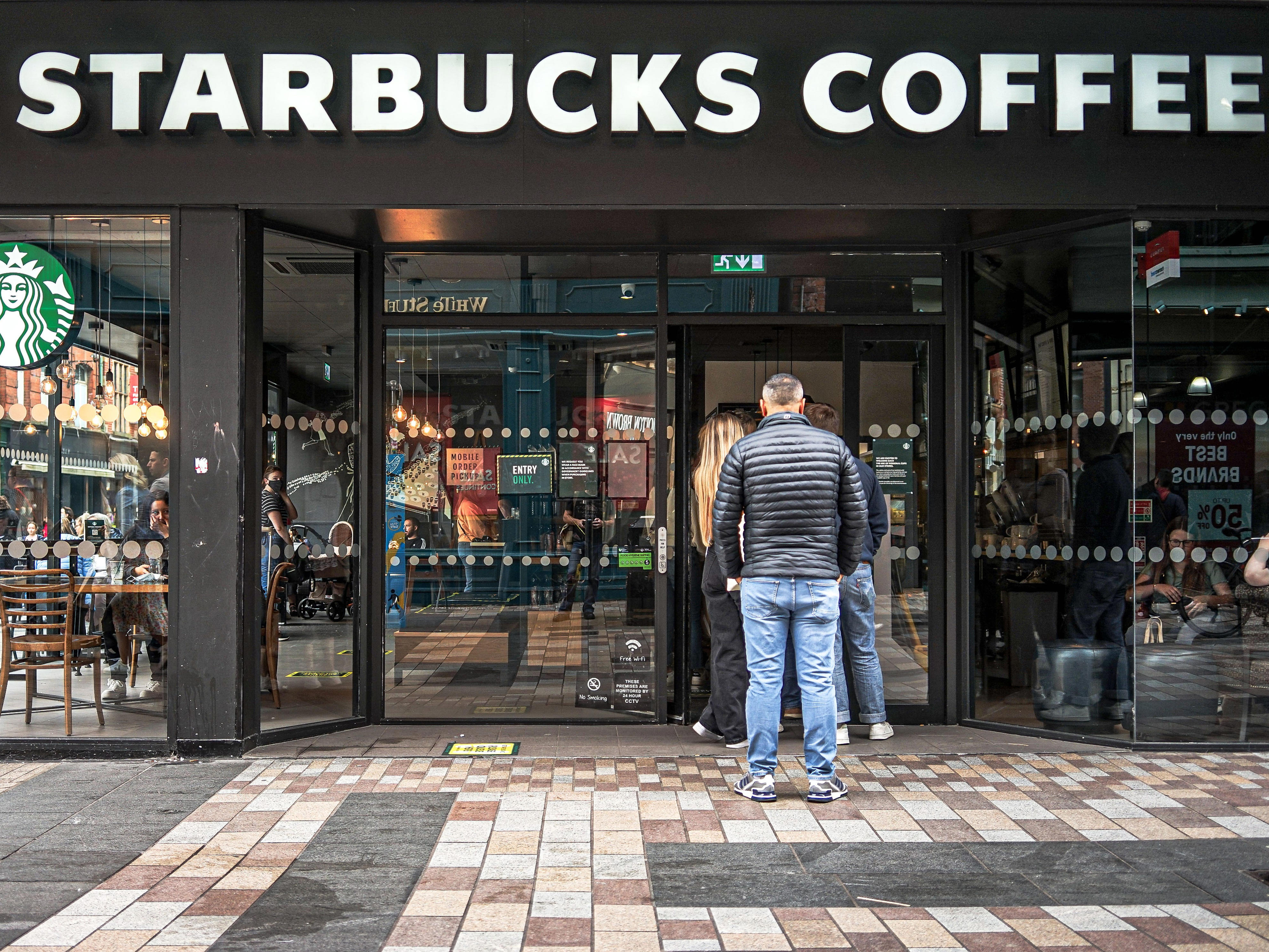 Starbucks is closing hundreds of North American stores — here are the ...