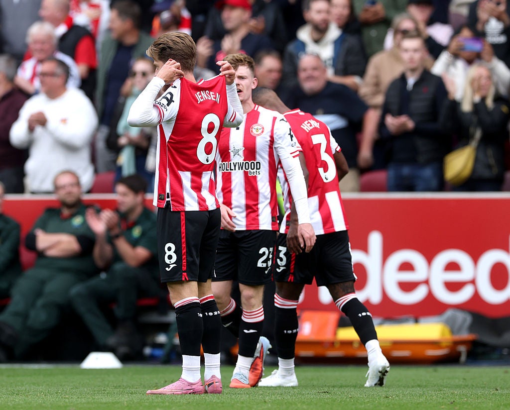 Brentford vs Manchester United live: Reaction as superb Bees pile the ...