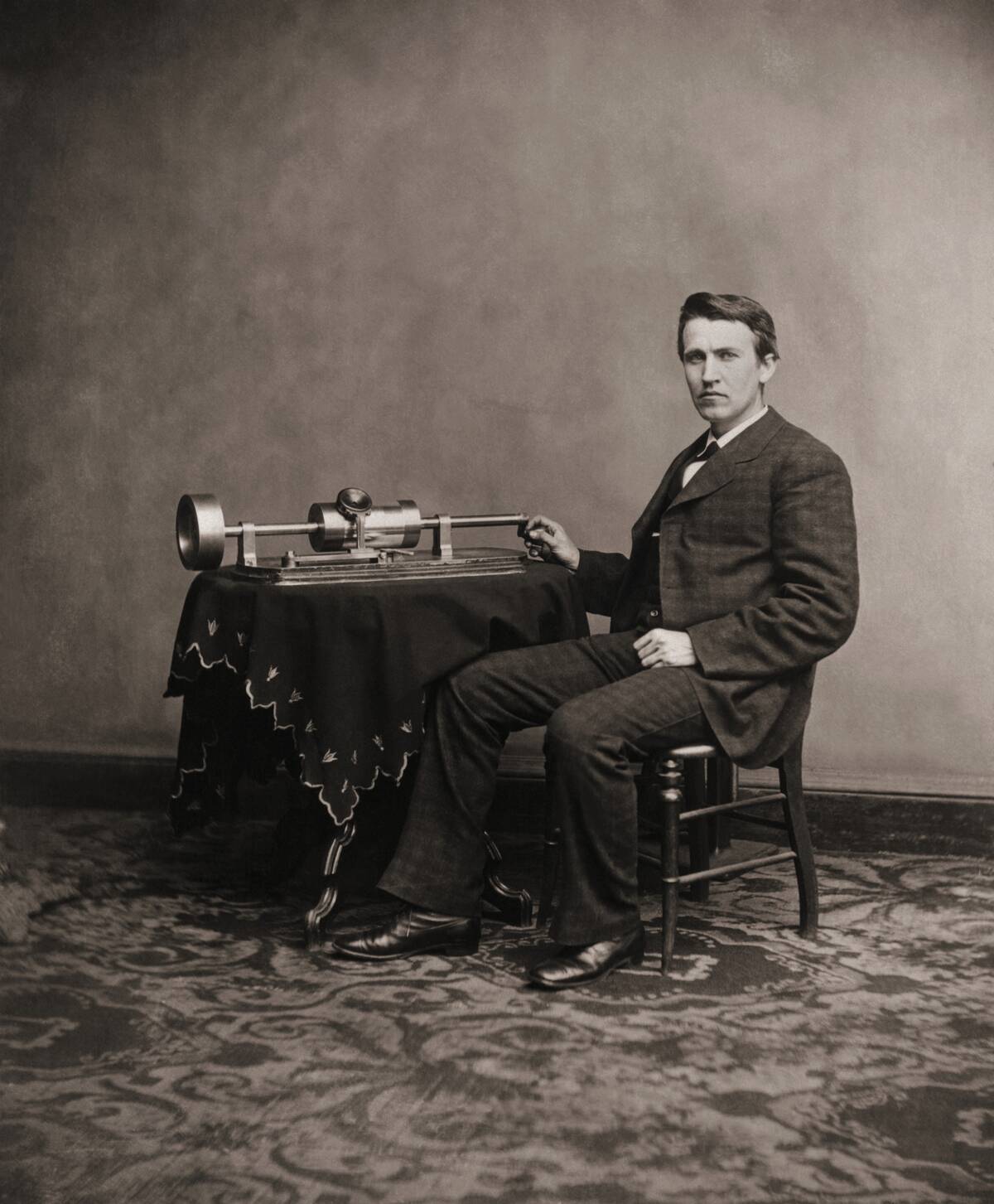 Facts about inventors who created devices to talk to the dead