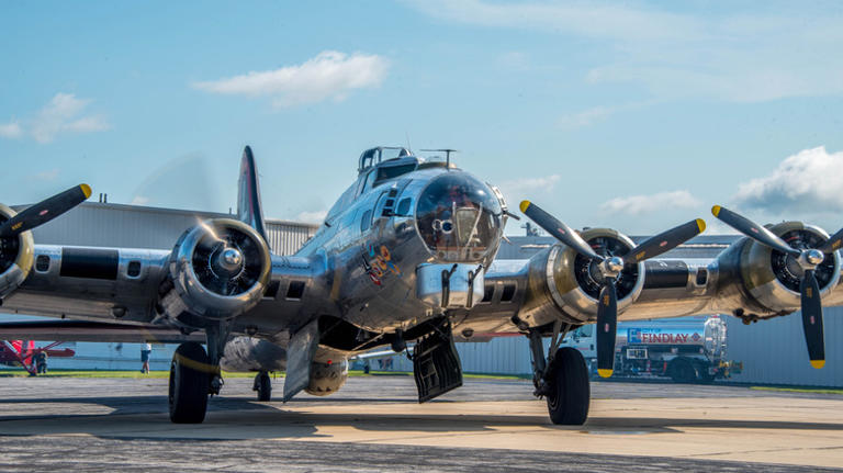 This WW2 Bomber Spent Over 6 Decades On A Gas Station Roof - Now It ...