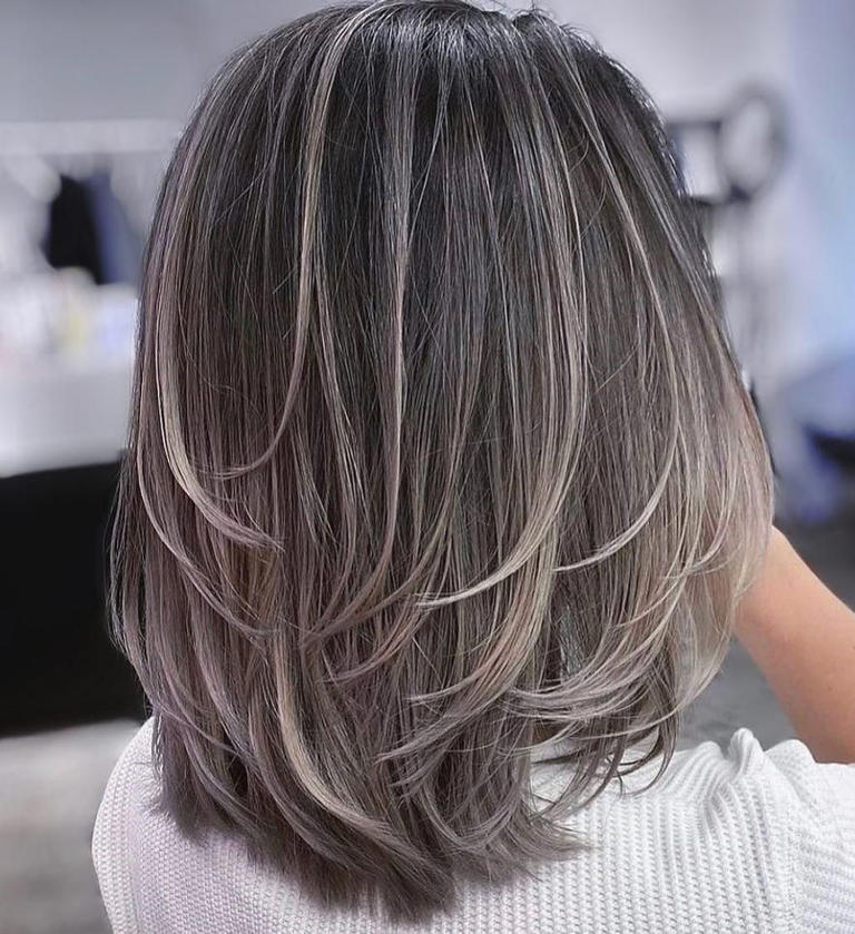 30 Warna Rambut yang Bagus untuk Wanita Rambut Pendek