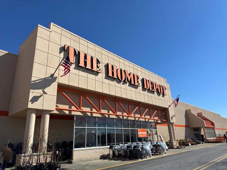 Home Depot chops 800 corporate jobs, orders staff back to office full-time
