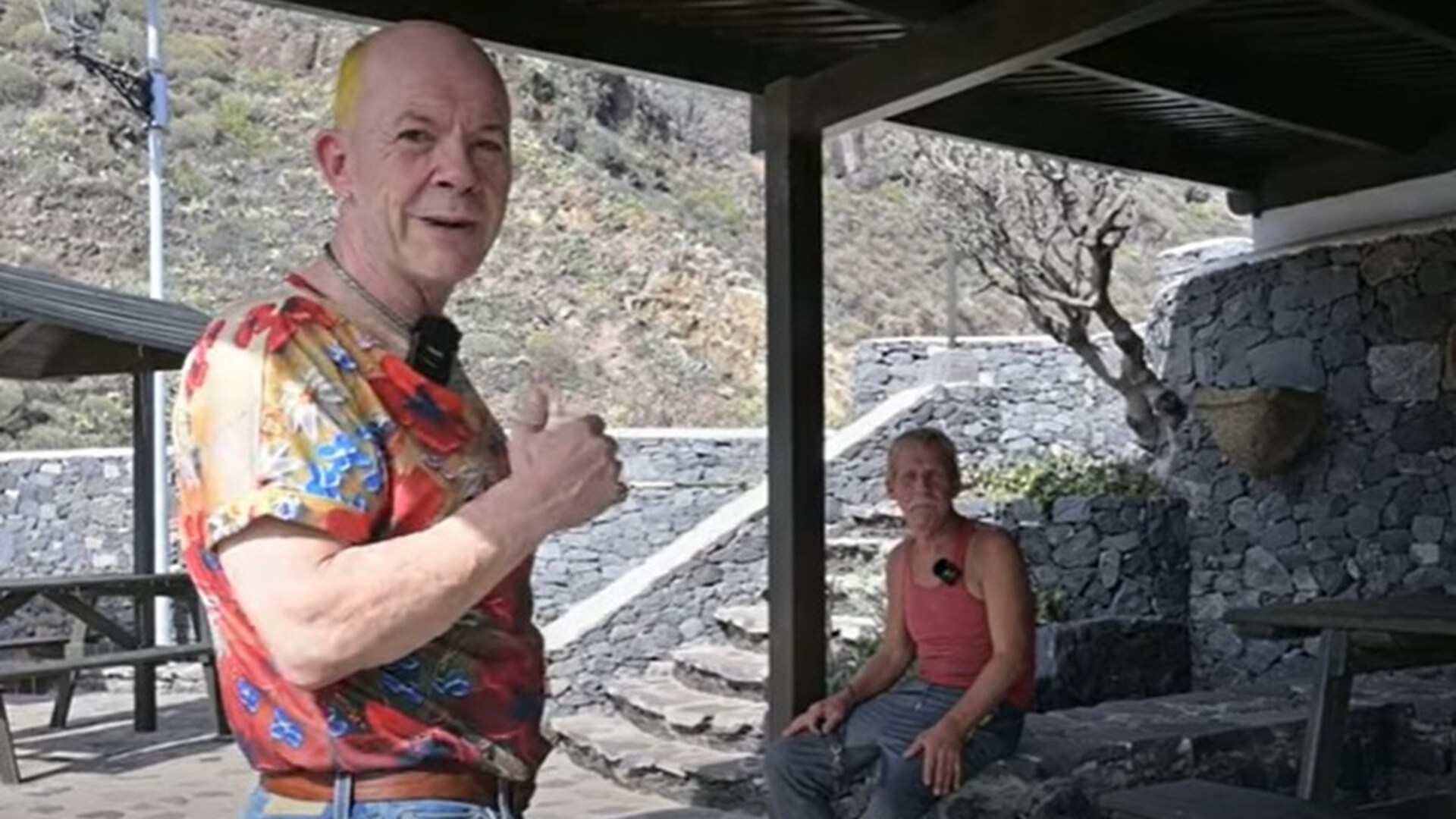 Theo fand seinen Bruder nach 18 Jahren wieder – jetzt hat er ihn für ...