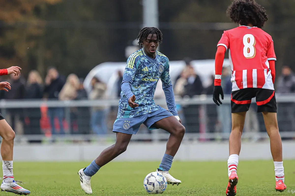Ajax O15, O17 en O19 winnen in doelpuntrijke duels met Feyenoord en ...