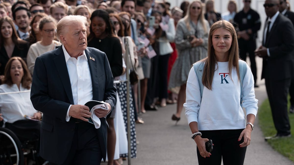 Trump-Enkelin wirbt am Weißen Haus für ihre Mode