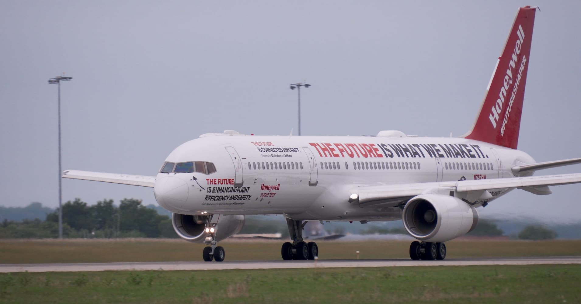 'Seconds count': Avoiding airplane collisions at airports could come ...