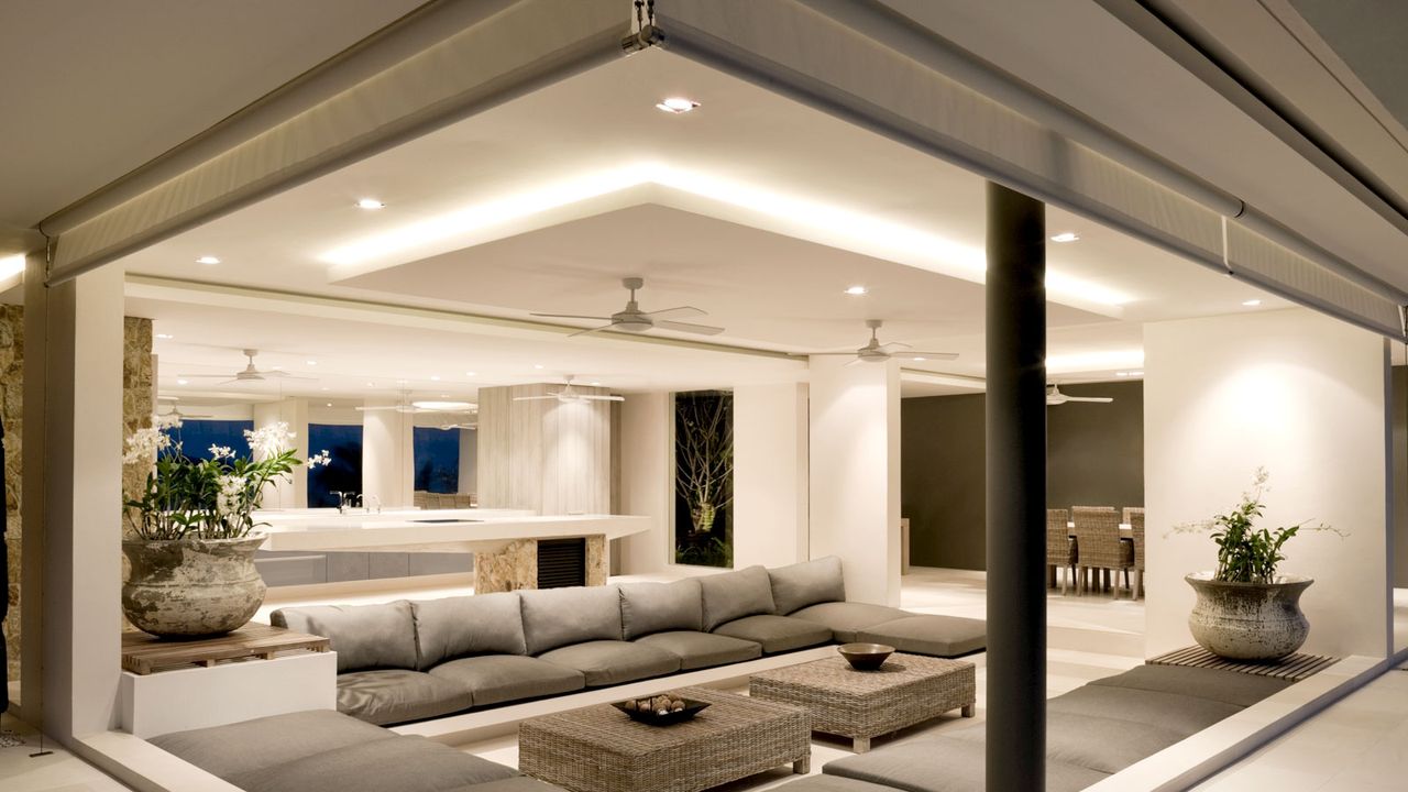 What is daisy chain lighting? Expert reveals how it can cut costs and ...