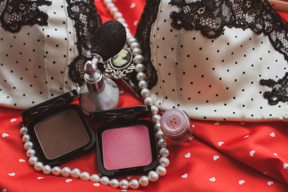 Signs Your Old Perfume Bottles Are Collectible