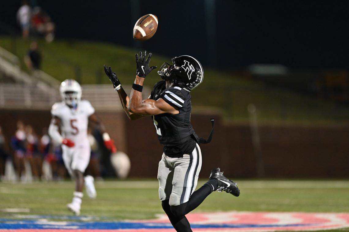 Houston County football dominates over Veterans in 49-10 homecoming win