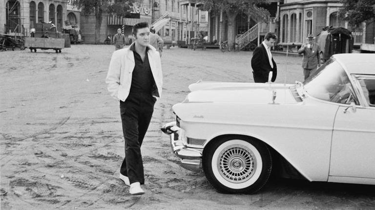 Elvis Presley Once Left A Generous Tip For A Waitress And It Wasn't In ...