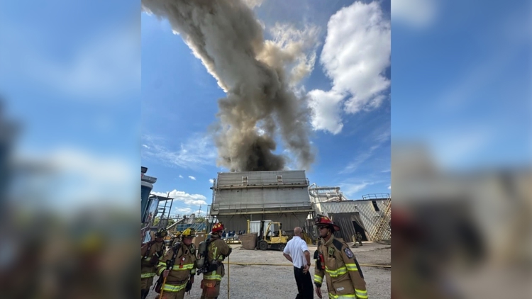 Crews respond to commercial fire in Springdale