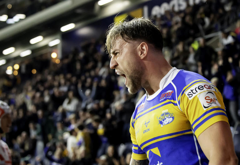 Leeds Rhinos 14 St Helens 16: 'Wide to Wright' moment crushes ...