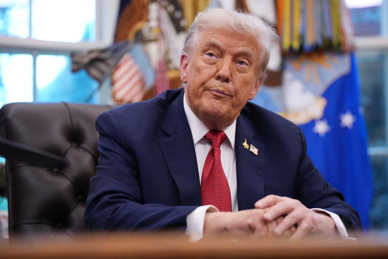 Trump Stirs Pot in Feud With Powell via Truth Social Post