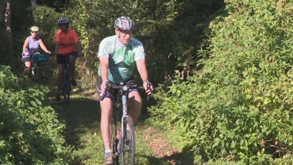 Cyclists ride for sustainability in Cedar Rapids’ first Barn to Farm ...