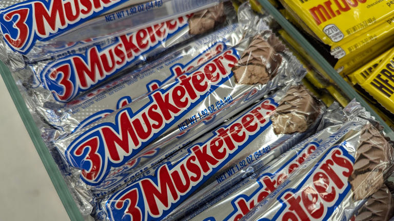 America's Most Loved Candy In Every Decade Since 1920