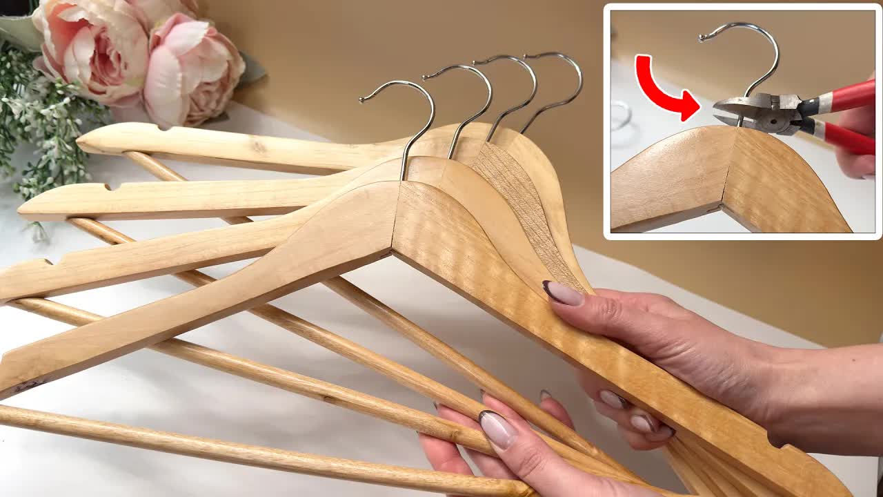 Amazing Idea from Wooden Hangers! Made an interior item out of Trash!