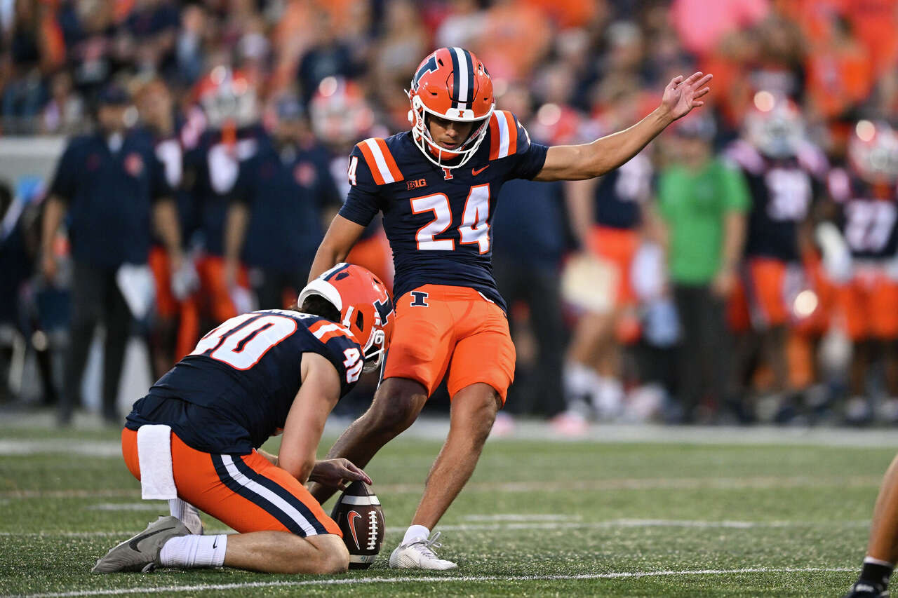 Illinois kicker David Olano field goal beats USC football