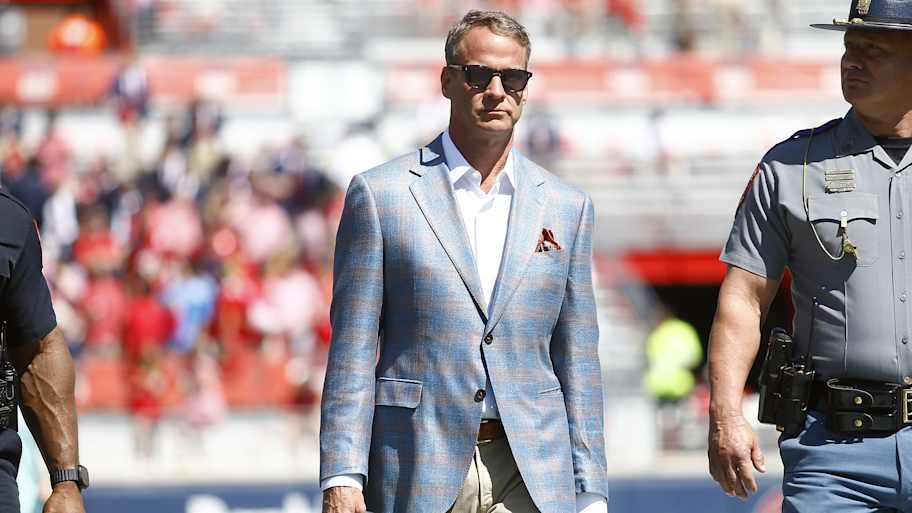 Lane Kiffin’s wife Layla wears surprising Ole Miss-LSU fit that ...
