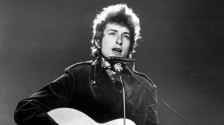 One Of Bob Dylan's Favorite Foods Is A Holiday Classic