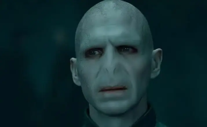 Voldemort pode ser uma mulher em nova adaptação de Harry Potter