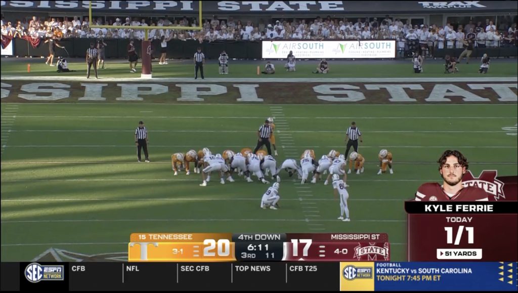 Announcer horribly misreads field goal