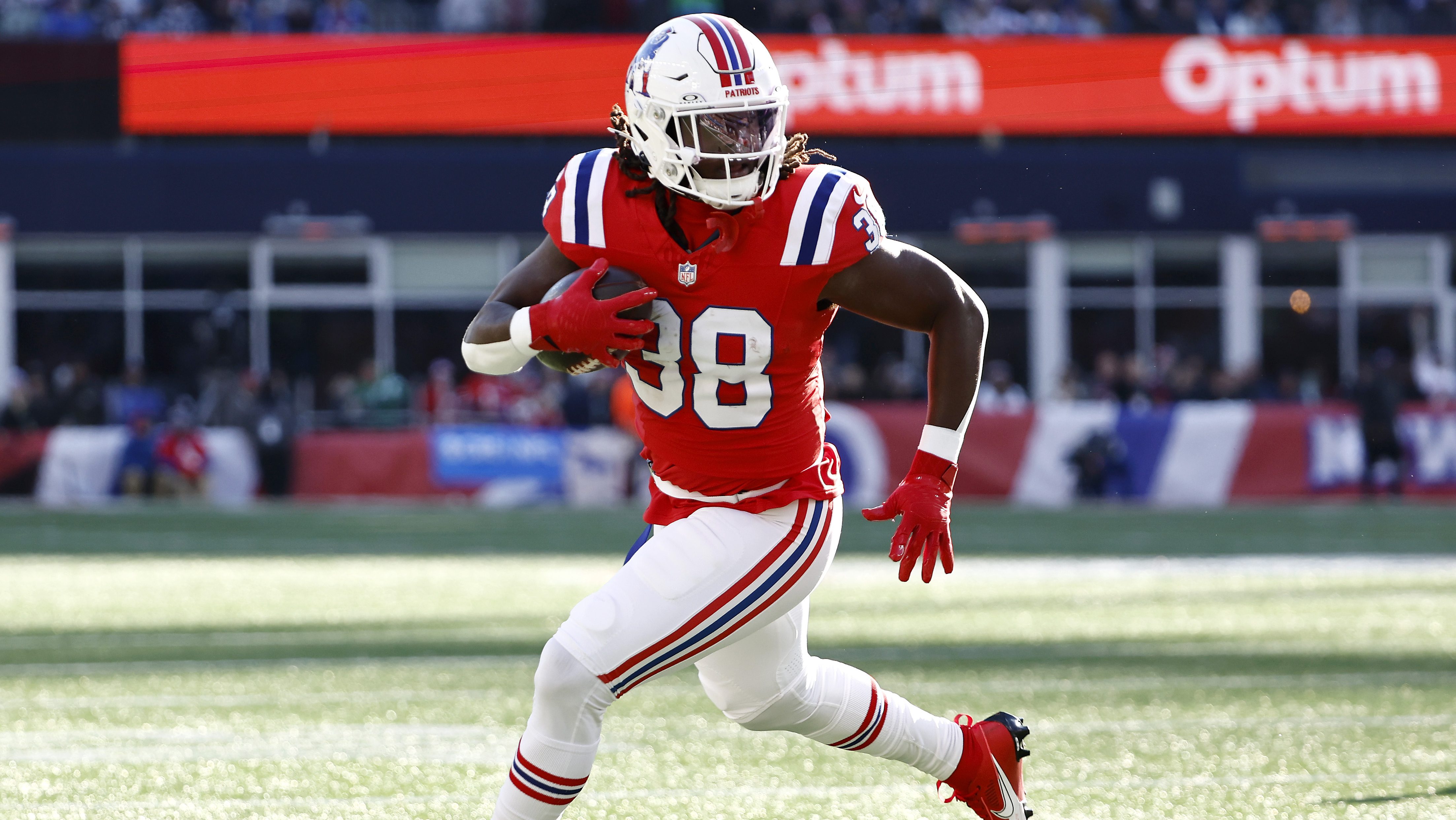 Patriots RB Rhamondre Stevenson Gets Major Boost from 1 Panthers Stat
