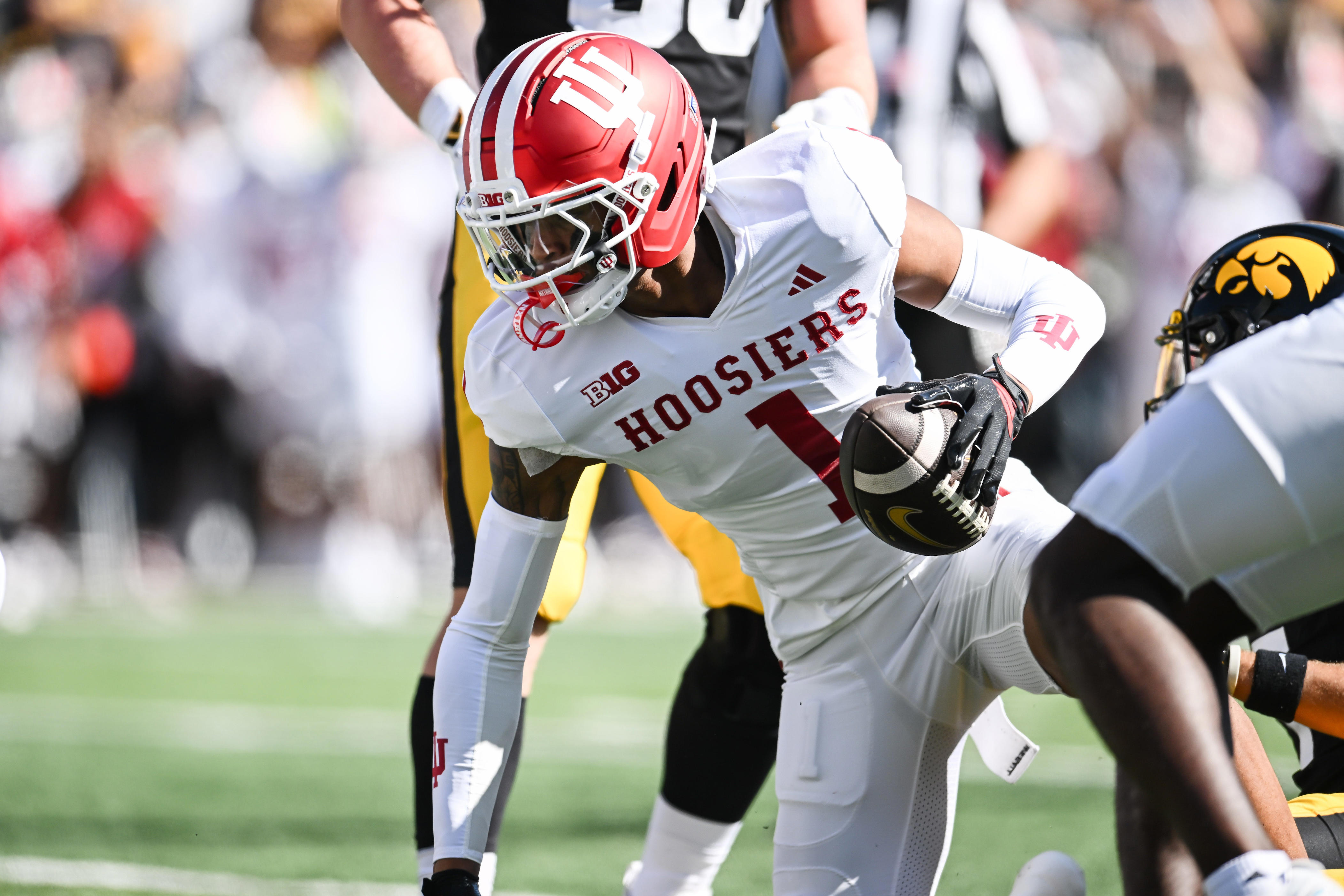 Key defensive player returning for Indiana football in 2026