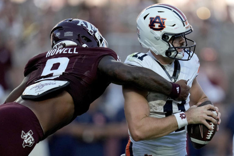 Defense rises up for No. 9 Aggies in 16-10 win over Auburn