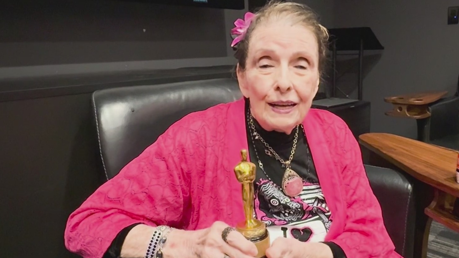 Child star’s Oscar now at home at Movie Madness