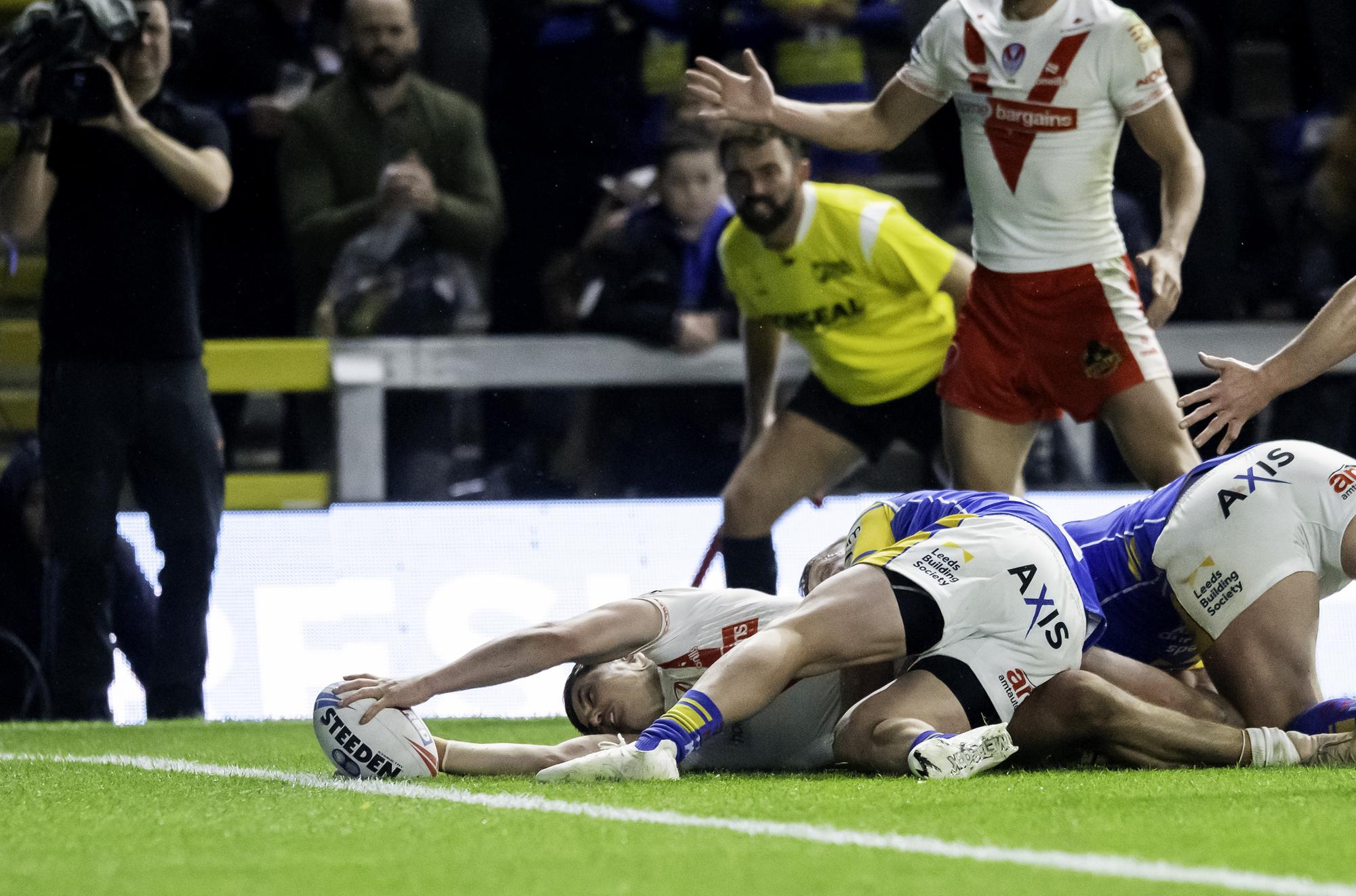 Leeds Rhinos 14 St Helens 16: 'Wide to Wright' moment crushes ...
