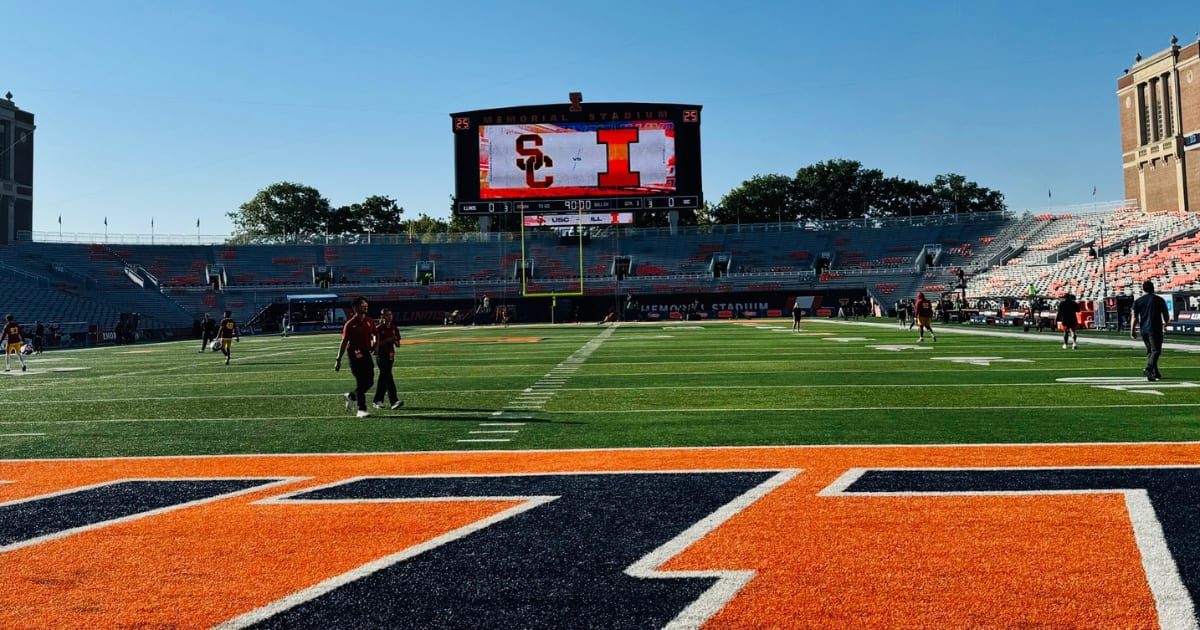 LIVE: Halftime – USC 10, Illinois 14