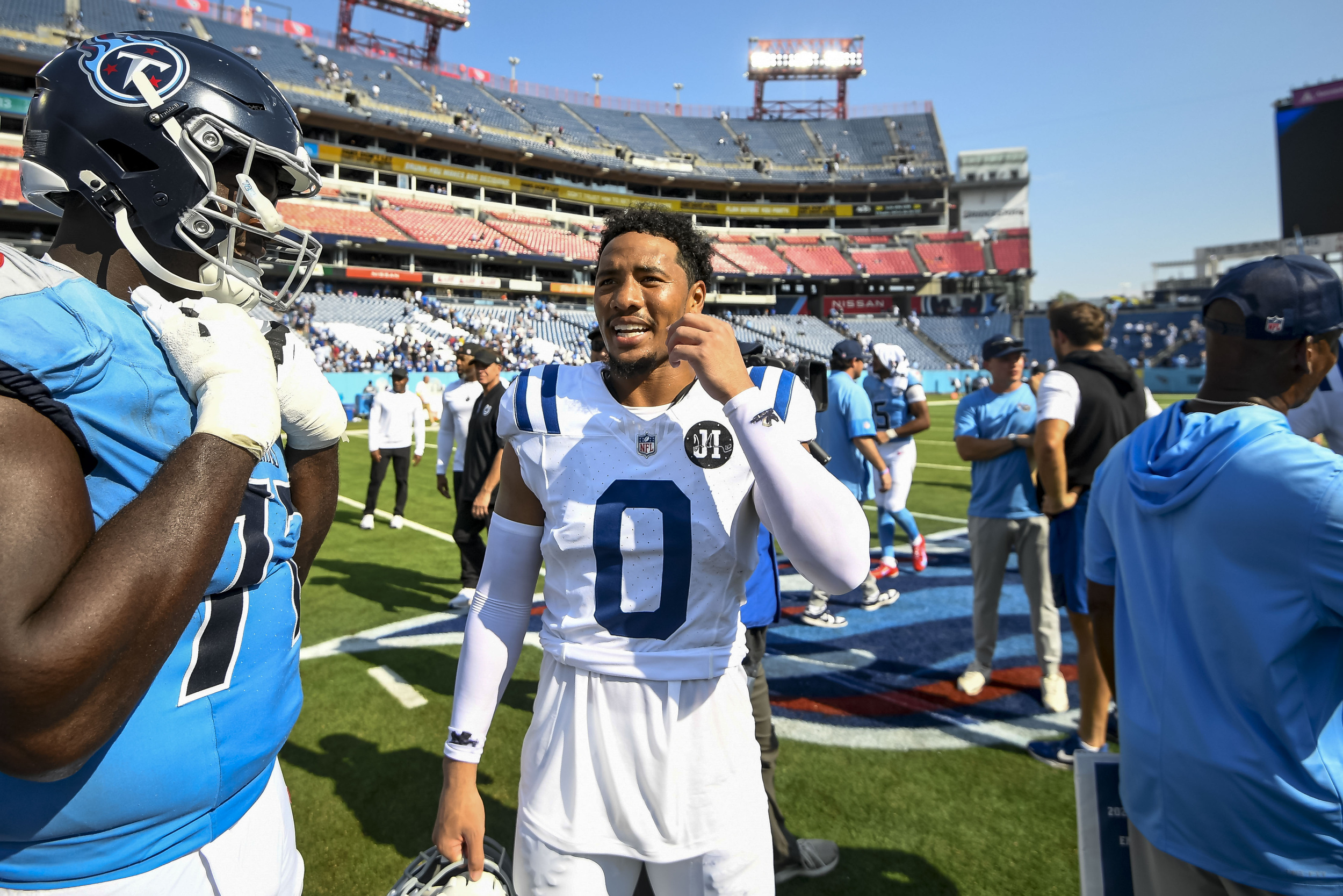 Colts player accuses Rams of faking crowd noise