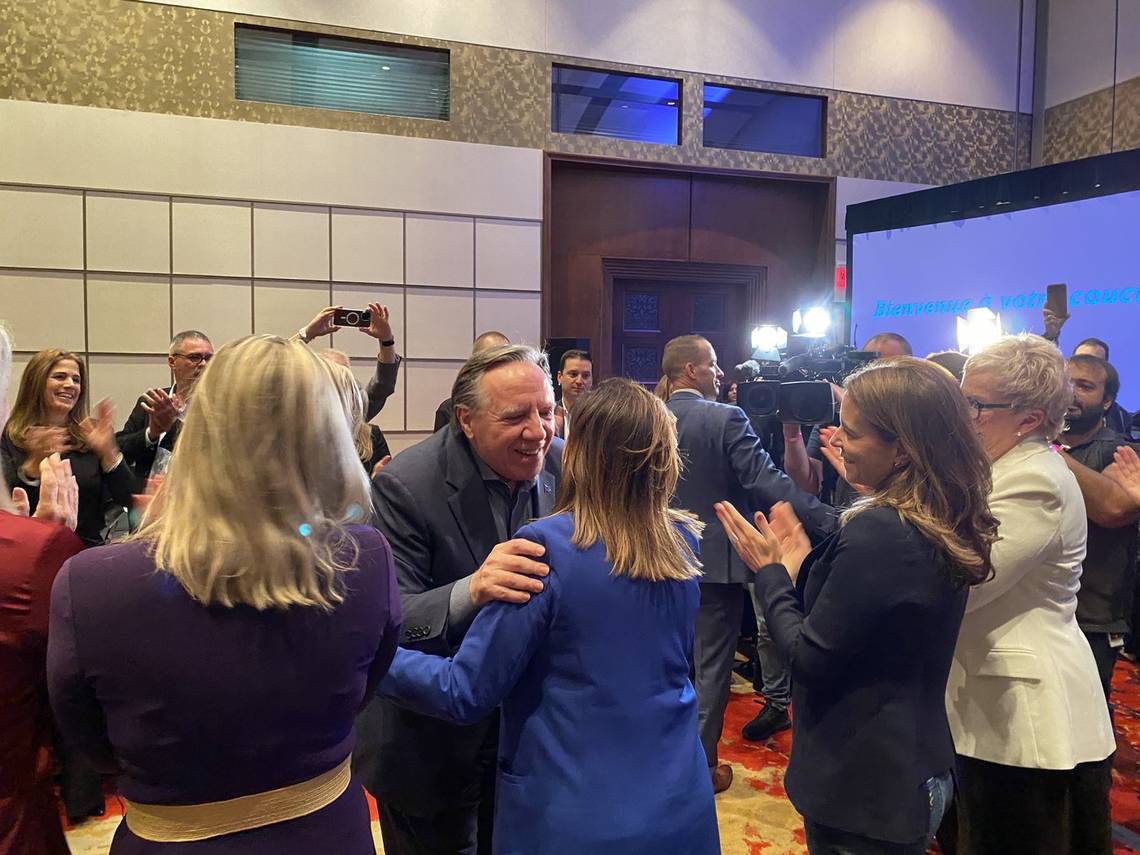 CAQ delegates at policy convention vote to ban face coverings in public ...