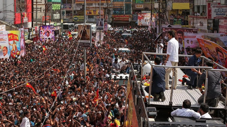 VIDEO Shows Slipper Thrown At Vijay While Speaking At TVK Rally In ...