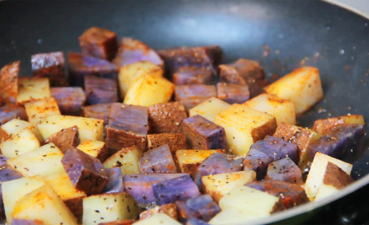 I made buffalo wing potatoes at home! 🍟