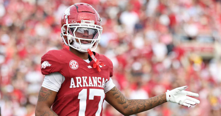 Jalen Brown injury update: Arkansas WR carted off field after gruesome ...