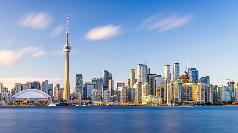 Canadians Reveal The Annoyingly Common Behavior Tourists Should Avoid ...