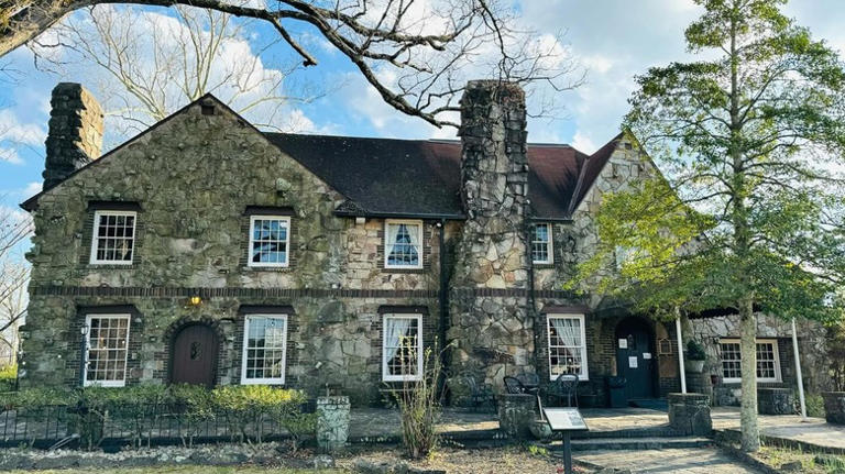 Tennessee's Intriguing Mountaintop Town Is Rich With Appalachian ...