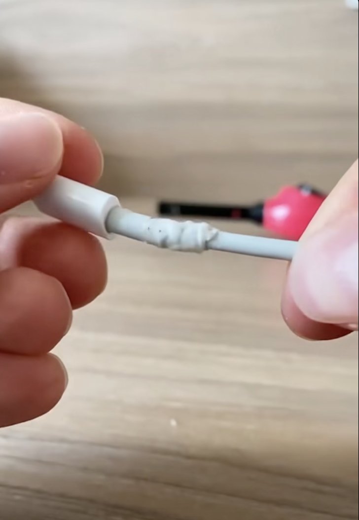 Are bottle caps a good glue?