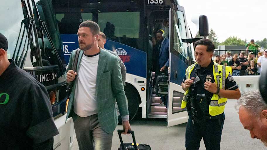 Oregon Ducks Defeat Penn State After Double Overtime Interception