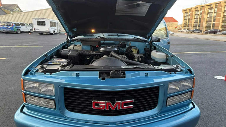 The GMC Sierra GT Is A Forgotten Muscle Truck From The 1990s