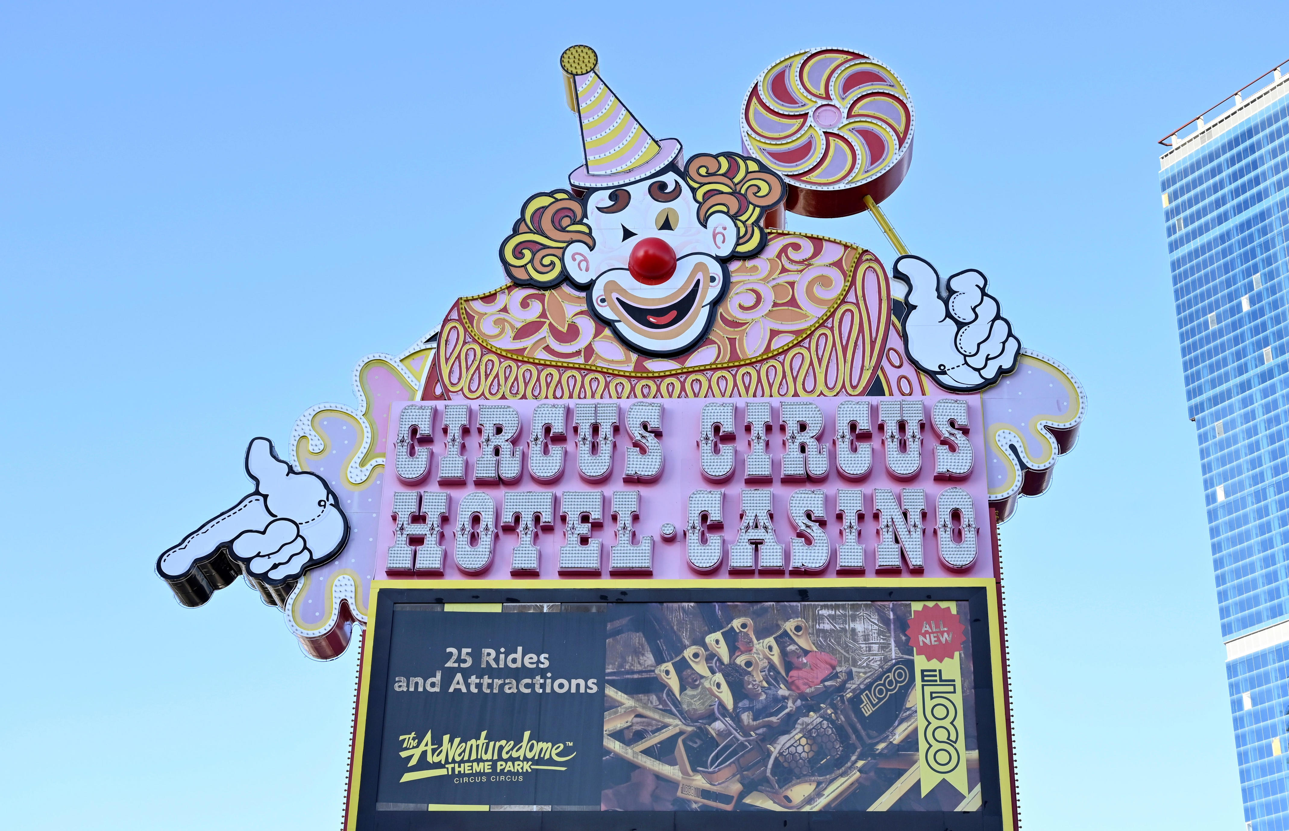 It's still possible to find free parking in Las Vegas — both on and off the Strip