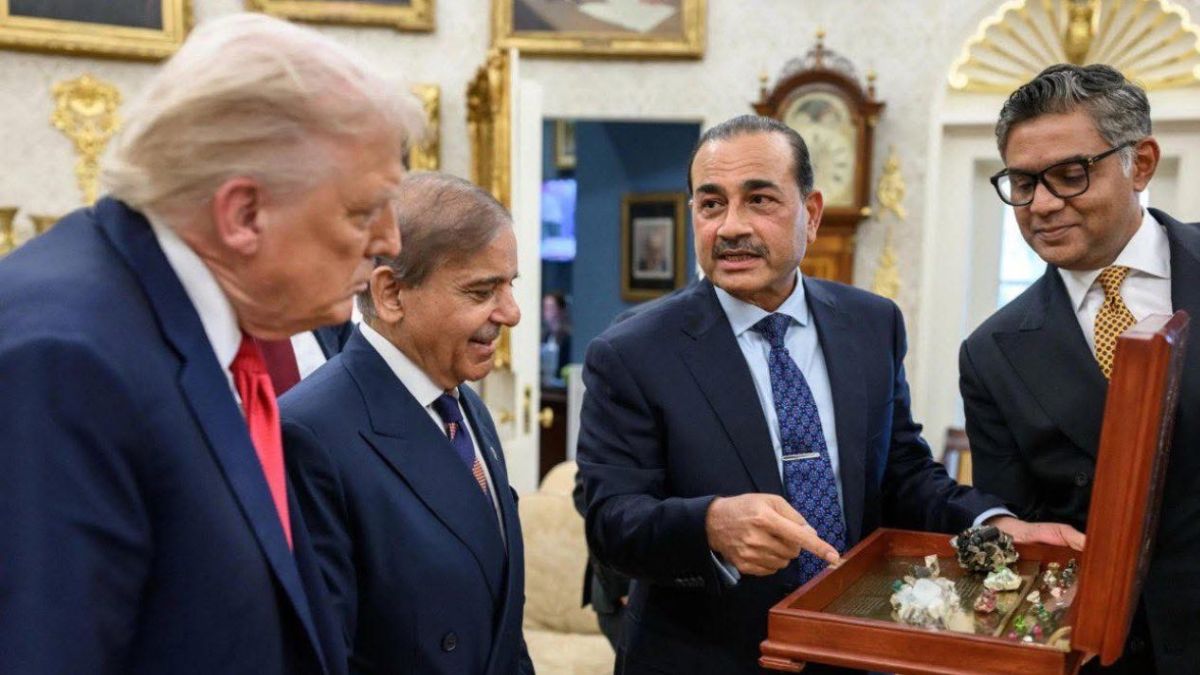 Pak PM Sharif, Army Chief Munir Present Rare Earth Minerals To Trump During White House Meeting