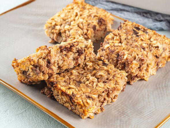 Make homemade flapjacks in just 15 minutes with easy 4-ingredient recipe