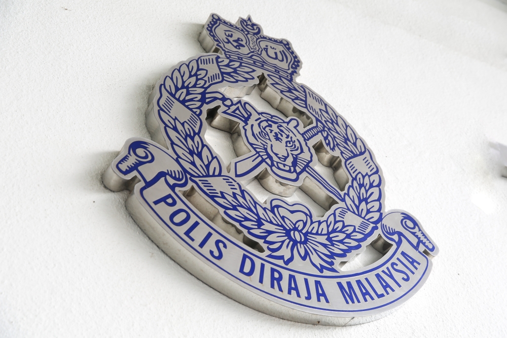 Police: Driver jumped from lorry before Kajang toll crash that killed ...