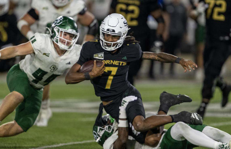 Bo Kelly leads Cal Poly to 32-24 Big Sky opening win at Sac State