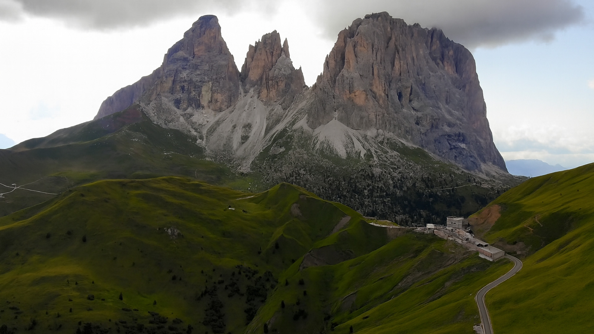 Dolomites Italy – Mountain Peaks and Alpine Meadows in 4K