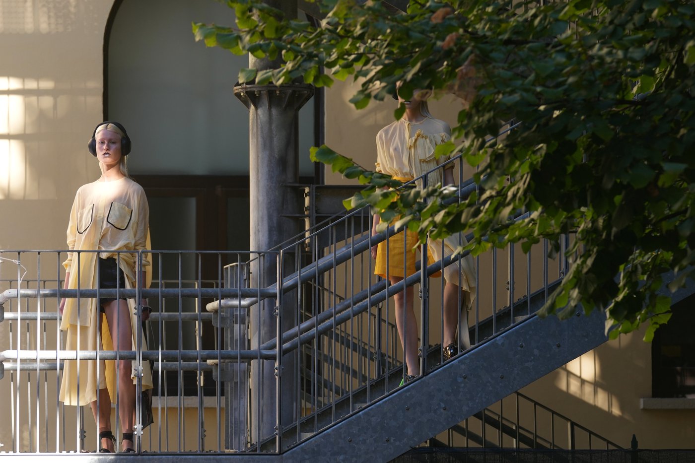 Liberatore puts models on emergency escape, drawing attention to global ...